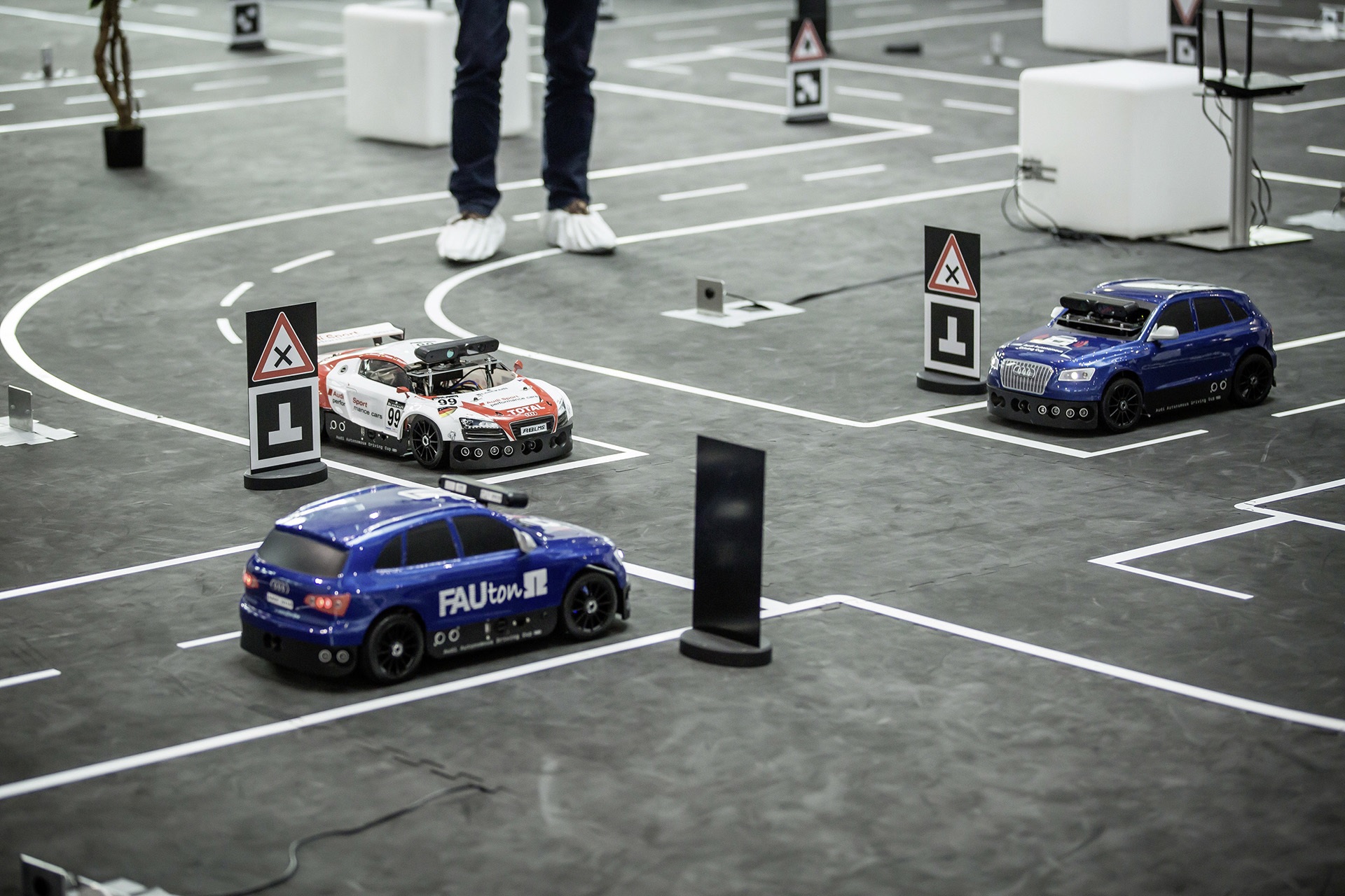 Autonomous Cars | FIRA RoboWorld Cup official website
